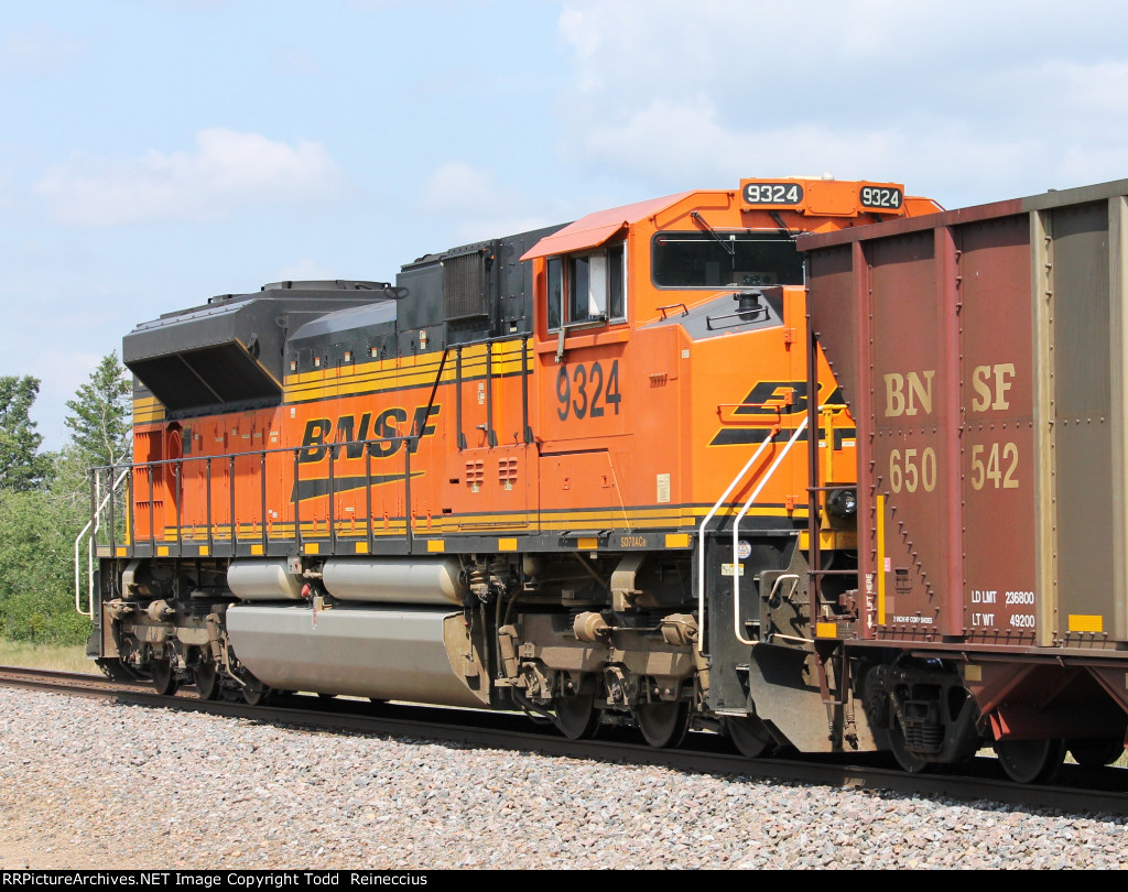 BNSF 9324